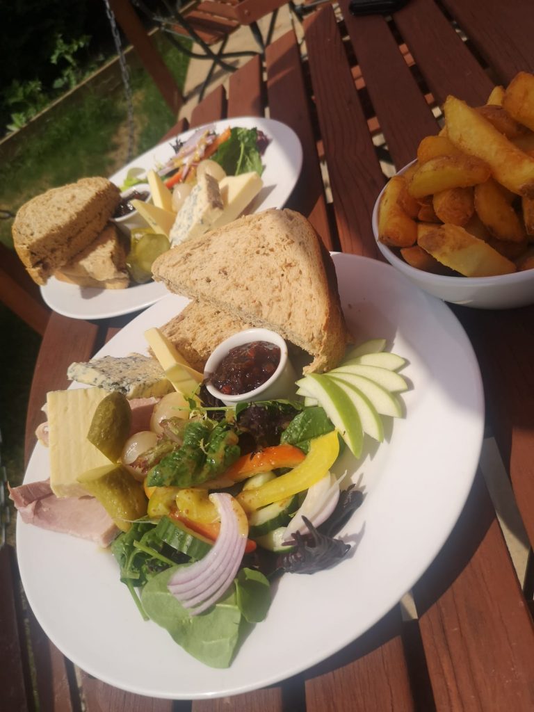 The Pied Bull – Village Pub